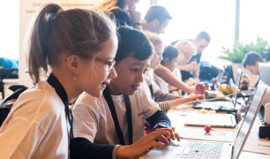 (Leren) programmeren bij de CoderDojo Hoeksche Waard - DOK-C